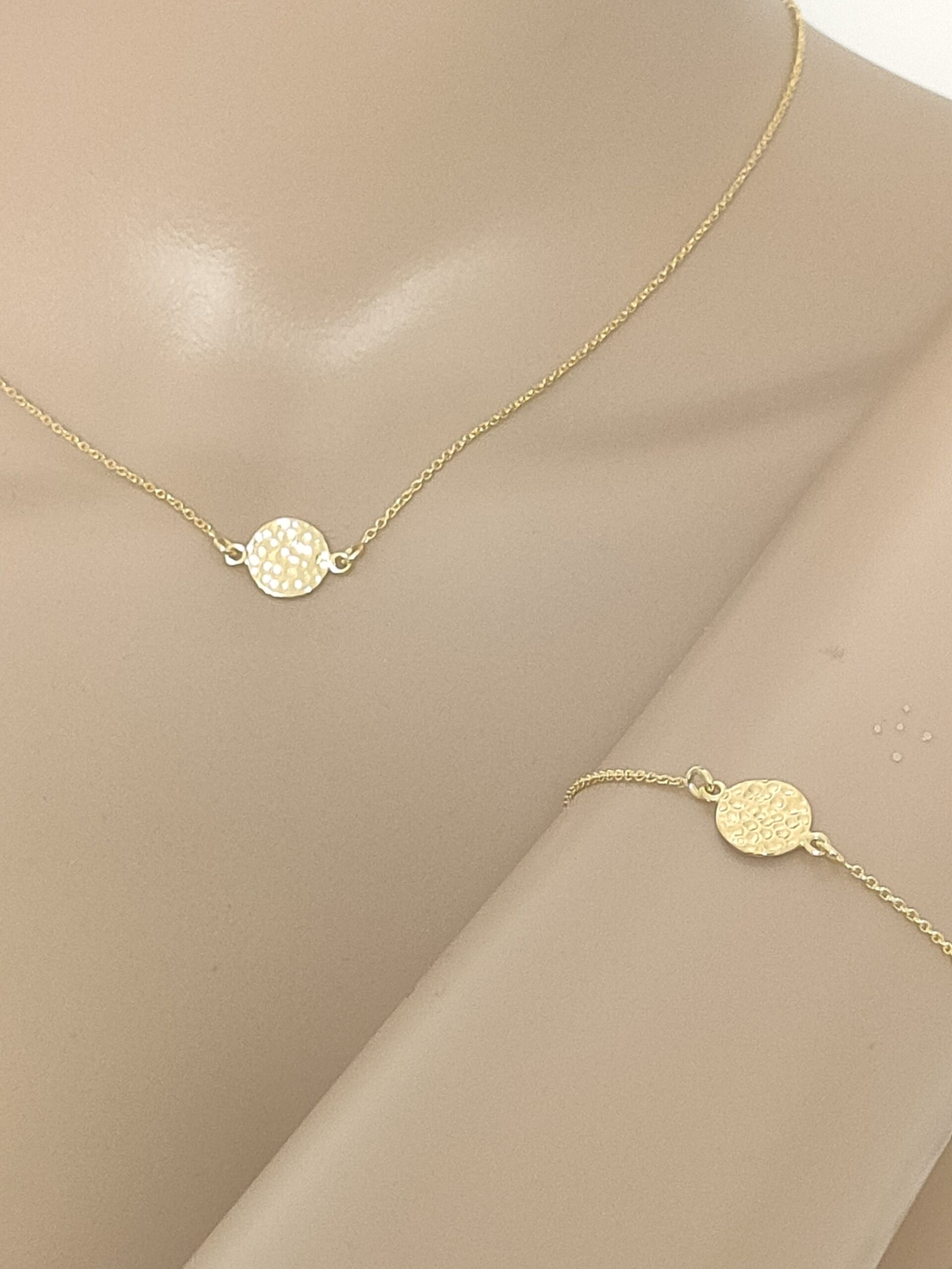 Collier bracelet femme en plaqué or médaille martelé - Thanina & Bijoux